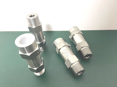 定制安全阀 ZNLI 材质 CF8 SFA-22C300P 3/4