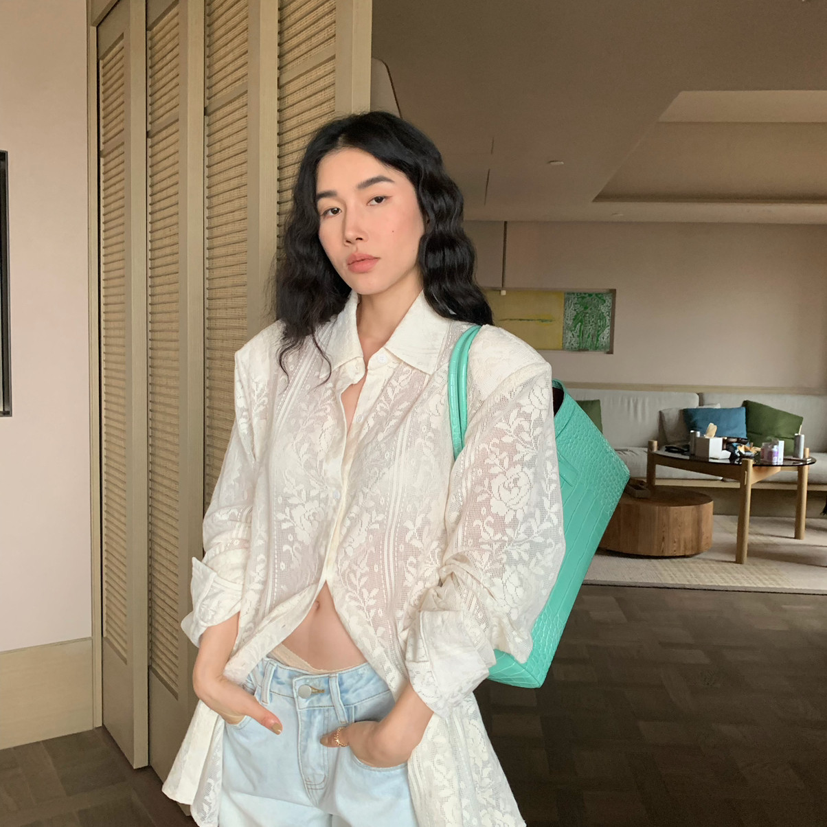 ALL IN-新法式复古小女人气质蕾丝刺绣垫肩衬衫(垫肩不可拆)5103-