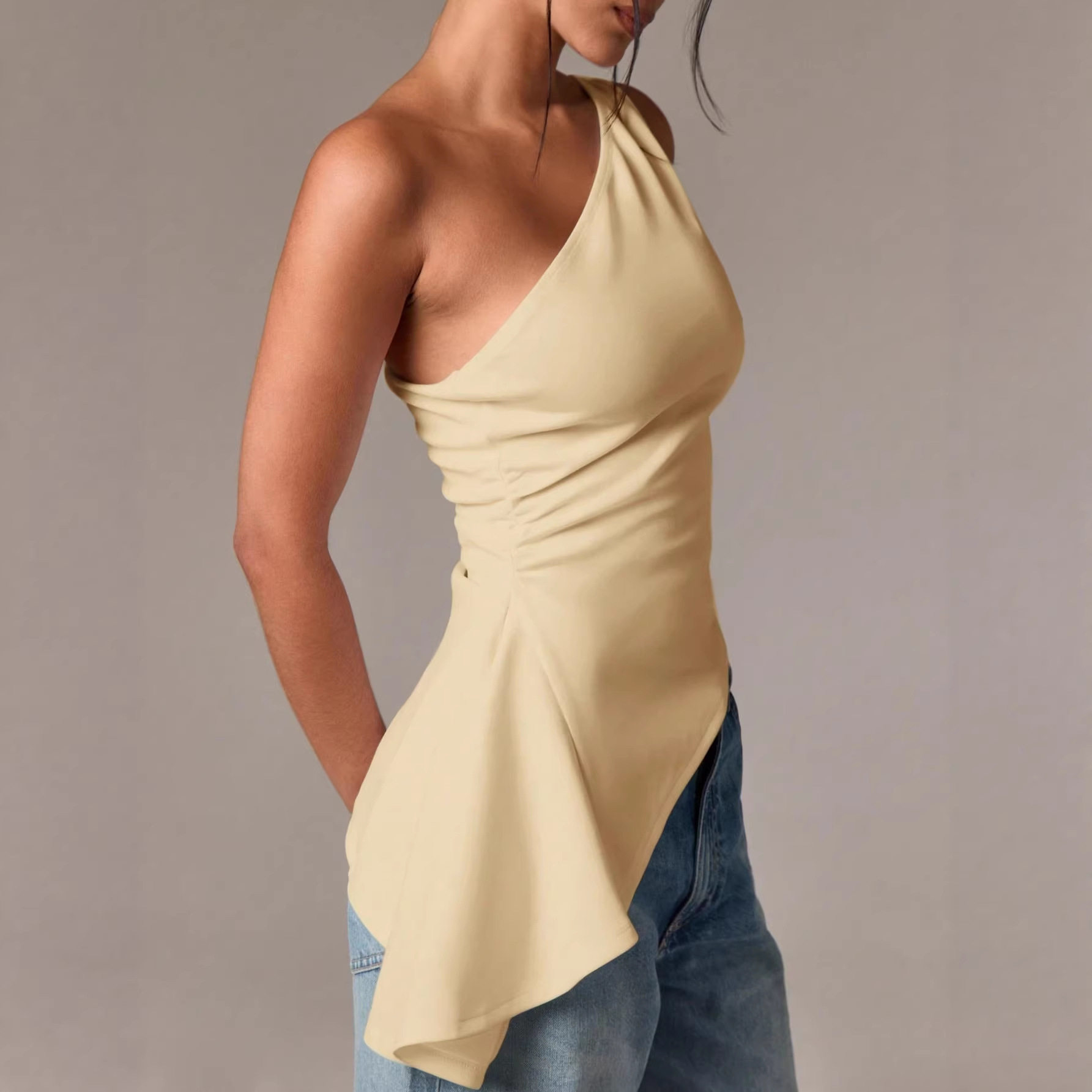 露背斜肩女士上衣 Backless sloping shoulder women's top