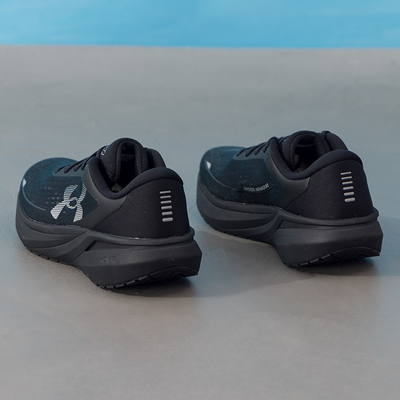 安德玛2026新款男子跑步鞋