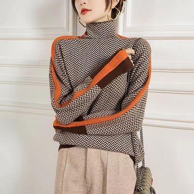 Stylish loose contrasting turtlenecks 时尚宽松撞色高领毛衣女