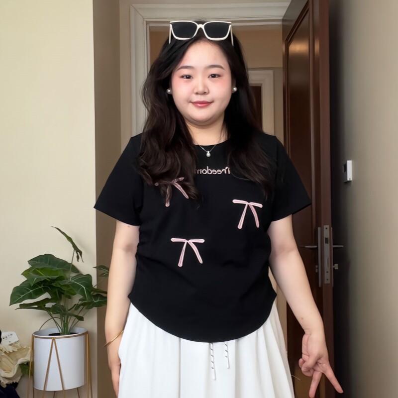 大尺码女装灰色圆领蝴蝶结刺绣正肩短袖t恤胖mm修身显瘦气质小上