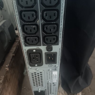 议价APC SUA3000R2ICH UPS间断电源主机，拆机