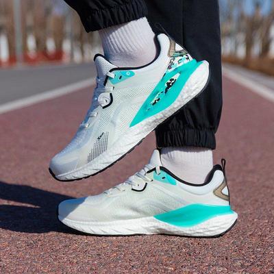 特步减震回弹跑步鞋轻便休闲鞋