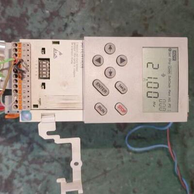 E82EV371-2C 伦茨变频器 0.37KW 230V 功能议价维修