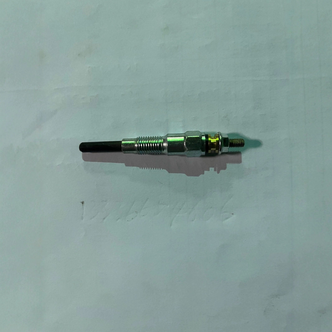 适用于久保田预热塞 D1005 V1305 16851-65510/2发动机配件YE01