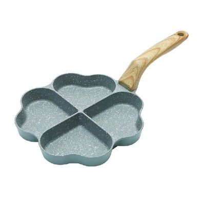 Panci Penggorengan Empat Lubang Wajan Omelet Bentuk Hati