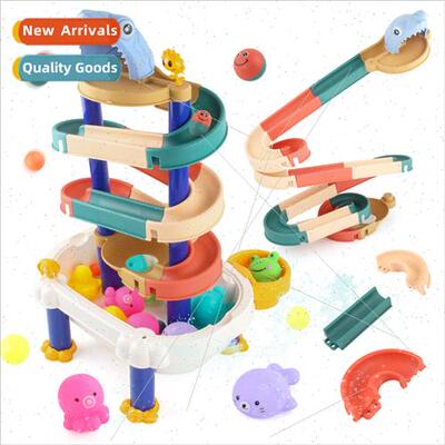Children assembling large particles track tumbler block para