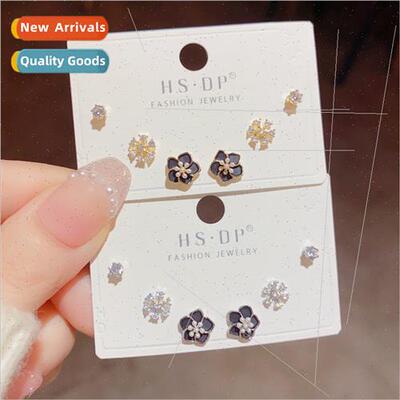 Koreafashion simple diamond flowers three sets earrings comb