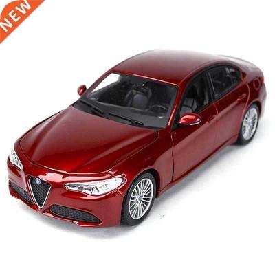 Bburago 1:24 Alfa Romeo Giulia Sports Car Static Die Cast Ve