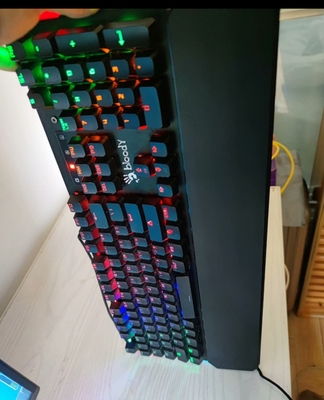 血手幽灵Q885N彩灯光轴LK二代机械键盘游戏电竞清脆光轴手感青轴