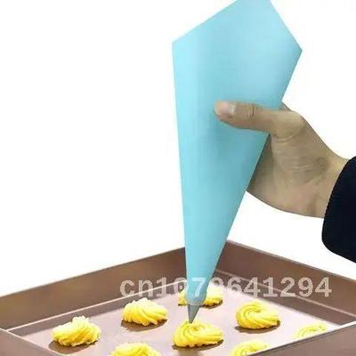 8/26 Pcs Silicone Cake Decorating Tools Pastry Piping Bag