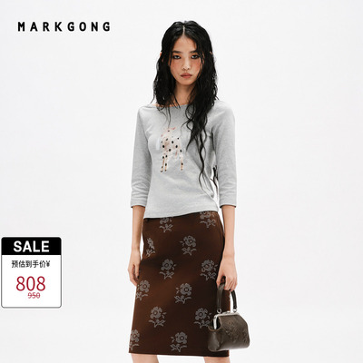 MARKGONG七分袖荡领露背