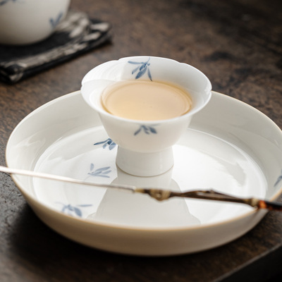 釉下彩手绘兰心小高足花瓣杯