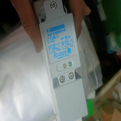 全新原装正品 XS7C40DP210 接近开光