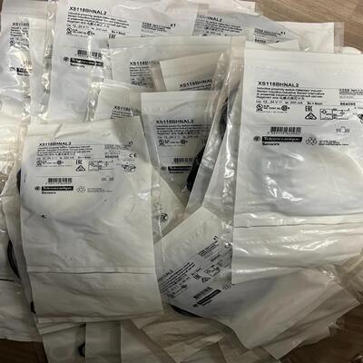 接近开关XS118BHNAL2 全新正品61个
