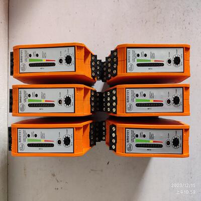 易福门流量传感控制器:SR0151。实物拍摄成色如图，功能包
