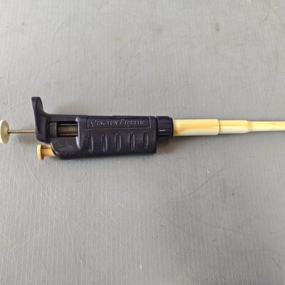 议价QINGYUN PIPETTE移液器。成色一般 实物拍摄可维修