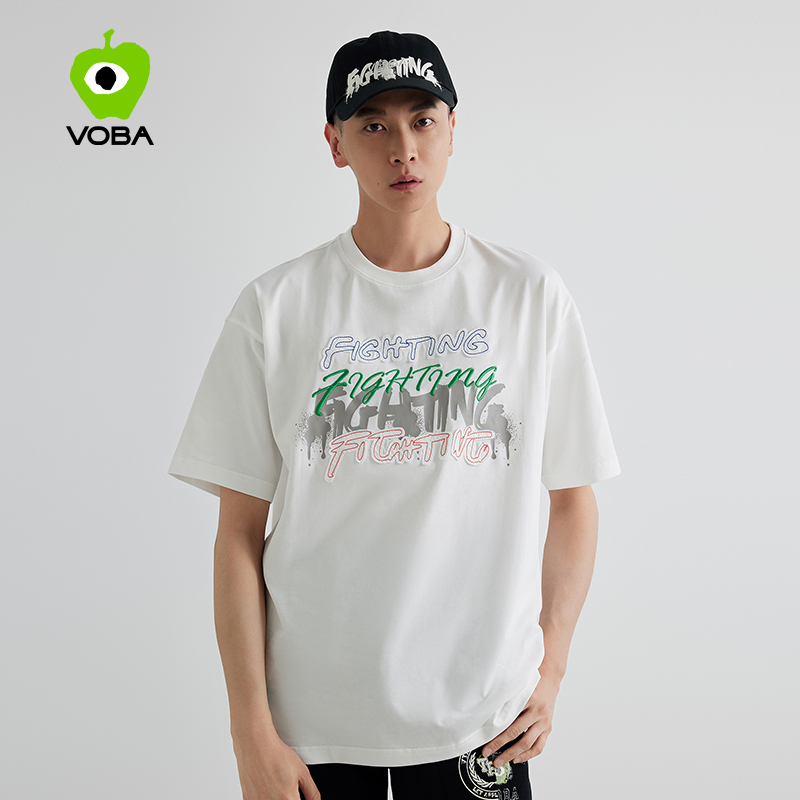 【TFBOYS十周年联名系列】VOBA时尚字母印花落肩宽松T恤男女同款_虎窝淘