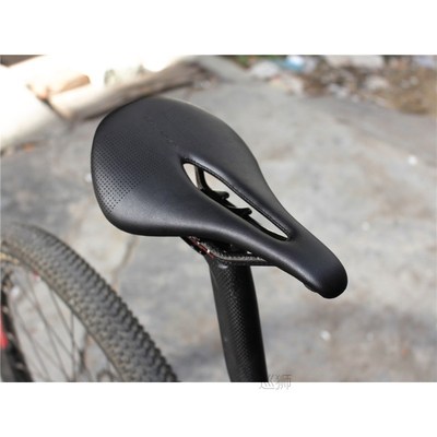 The New  Carbon Leather Road Bike Saddle MTB Bicycle Saddles