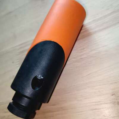 原装正品易福门电感式接近开关IB5124，全新无包装如图所示