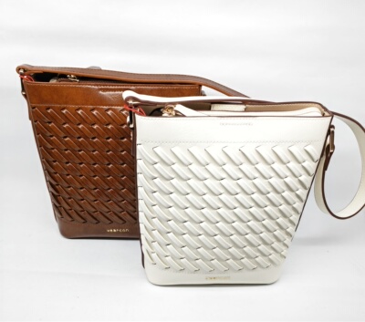 意尔康女包2026新款时尚百搭单肩斜挎包高级感小众设计62Y28101