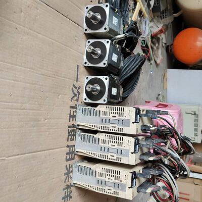 安川伺服驱动器1KWSGDV-7R6A11A +马达SGMJ
