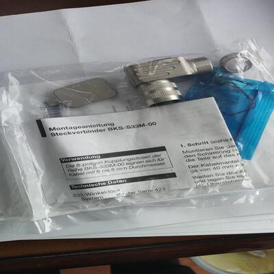 {雅致机械商行}BCC00UP BKS-S 33M-00 巴鲁夫自接线插件