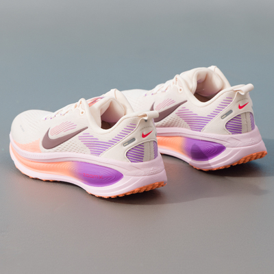 NIKE耐克女鞋跑步鞋26新款W NIKE VOMERO 18健身运动鞋HM6804-113