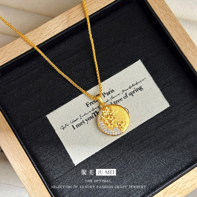 越南沙金意大利拉丝中古风点钻碎冰纹鲸鱼吊坠女款高级感锁骨项链