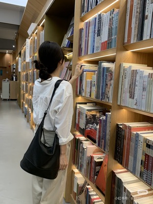 hobo肩带可调节斜挎包