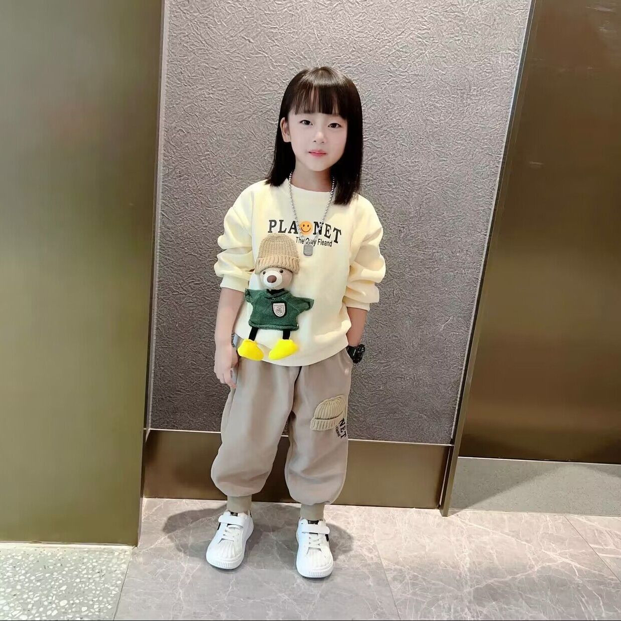 女童小熊卫衣套装2026新款春秋儿童时尚两件套巨好看上衣裤子冬装