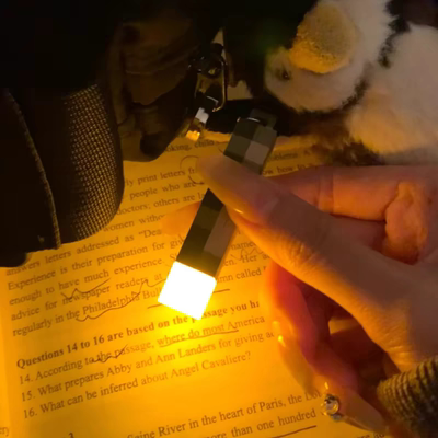 MC我的世界周边迷你火炬钥匙扣火把灯可发光钻石剑台灯玩具挂件