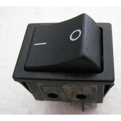 。船型开关32mmx25mm 电流15A 黑色