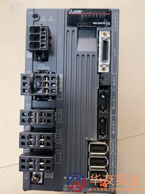 三菱驱动器MR-J4W3-222B