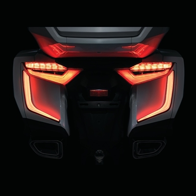 18年后新款金翼GL1800改装后边箱灯KURYAKYN LED尾X灯 行车刹车灯