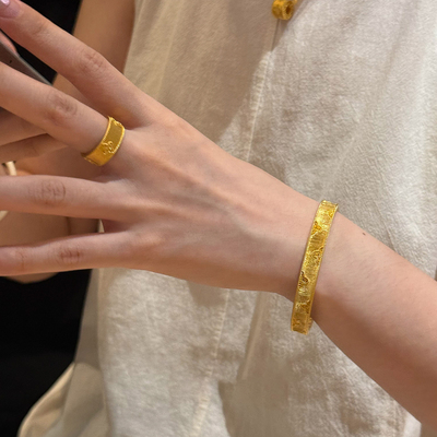 古法金色四叶窗花手镯女2026新款