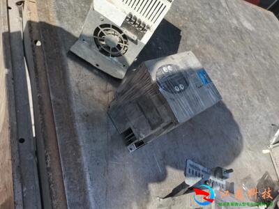 lxm05ad14n4施耐德驱动器1.4kw层色