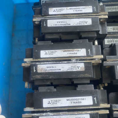 【议价】三菱模块。MG300Q2YS61。实物拍摄品相如图，功能包到