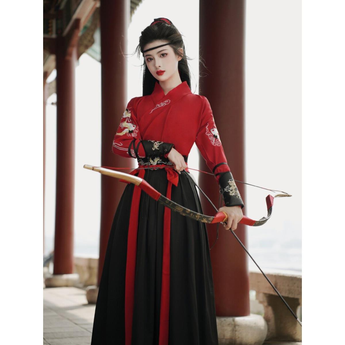 原版汉代女骑士中国式红舞表演服装春秋武侠服装帅气初中生全套套