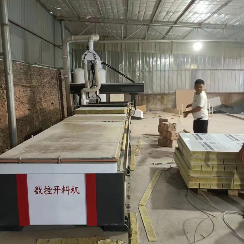 1330双工位锯片自动上下料数控开料机 雕刻切割加工工艺品