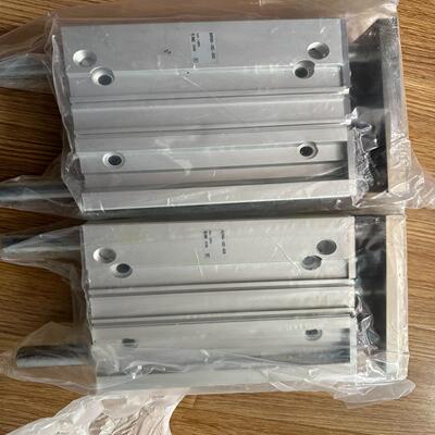 （议价）C双导杆气缸SMC MGPA50-125Z-XC35两个