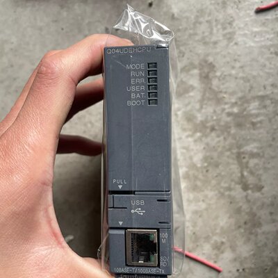 议价模块 Q04UDEHCPU 功能包好成色如图 有需要的老可维修