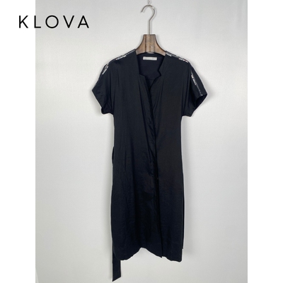 柯罗芭夏季专柜经典黑色X型V领时尚连衣裙1918 FW2144C吊牌5590