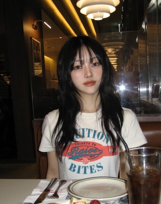 24SS纯棉小众英文短袖美式复古T恤新款甜辣正肩修身短款上衣ins潮