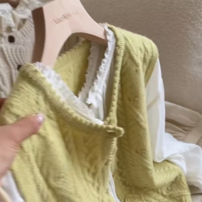 小文姐 W2032-秋季国风软糯休闲通勤针织马甲背心上衣女