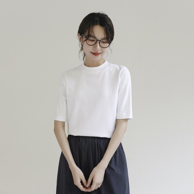 Bobby Bizz立领中袖短袖通勤高领宽松显瘦T恤高中2025五分新款