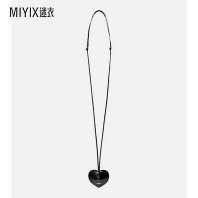 Alaïa 女款Le Coeur 皮革吊饰包包 迷衣时尚