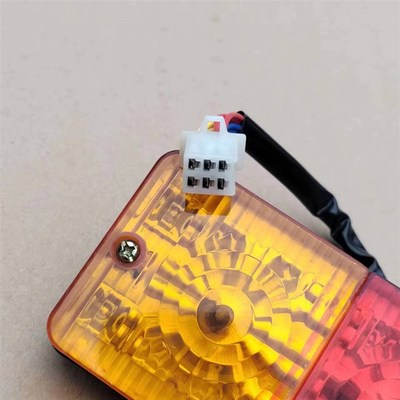 电动三轮车摩托车后尾灯总成12V小尾灯两节尾灯转向行车一体配件