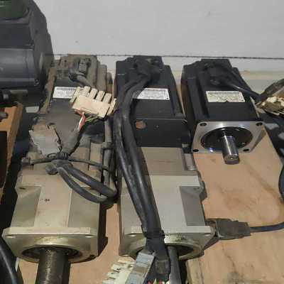 （碧碧商铺）安川SGMAH-04AAA41电机2个，400W图片为实物拍